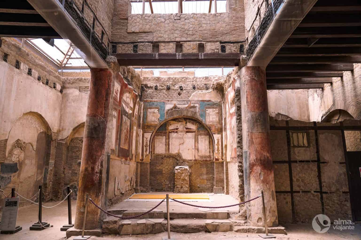 Herculano, uma cidade romana preservada pelas cinzas do Vesúvio