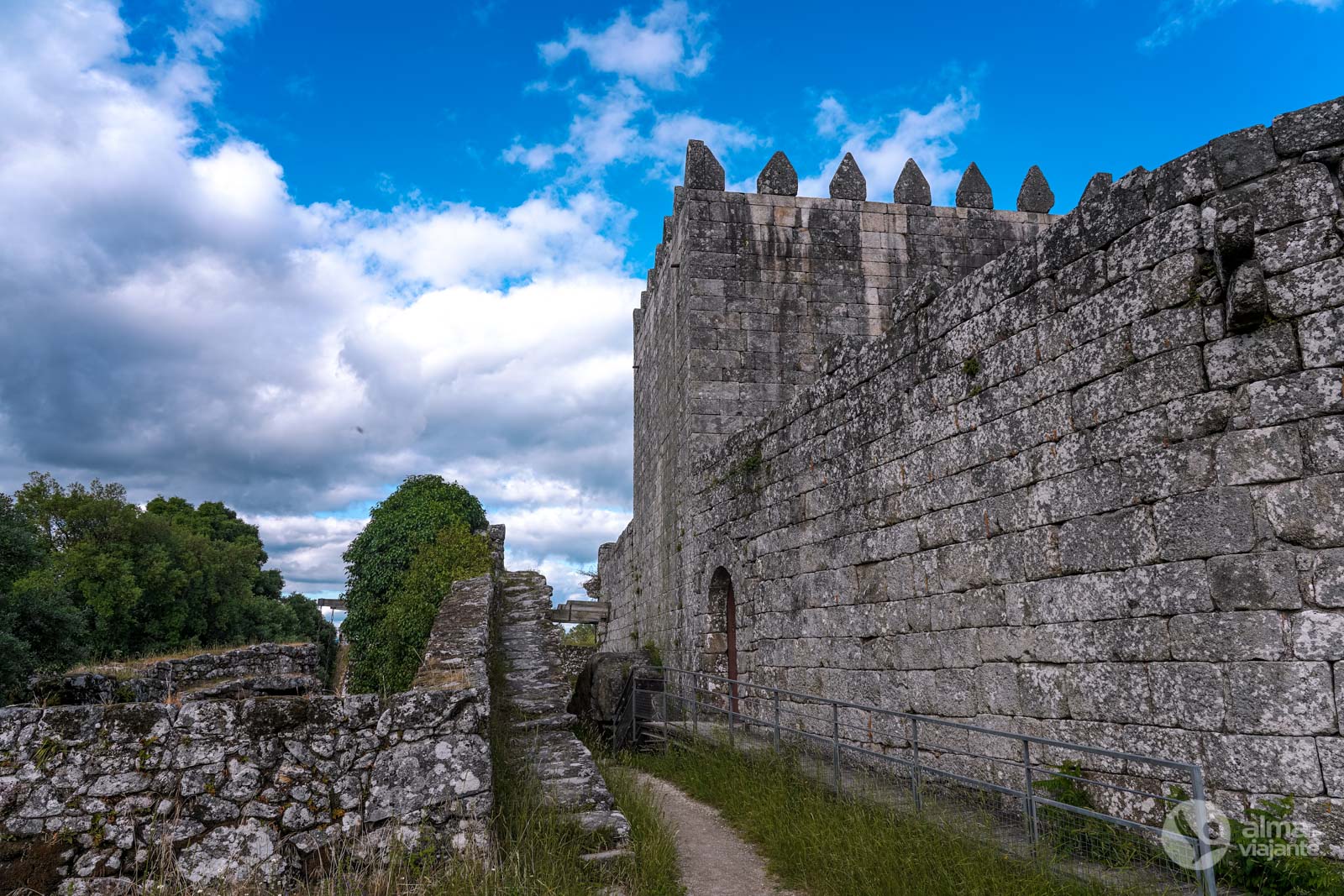 Lindoso, um castelo com vista para os espigueiros