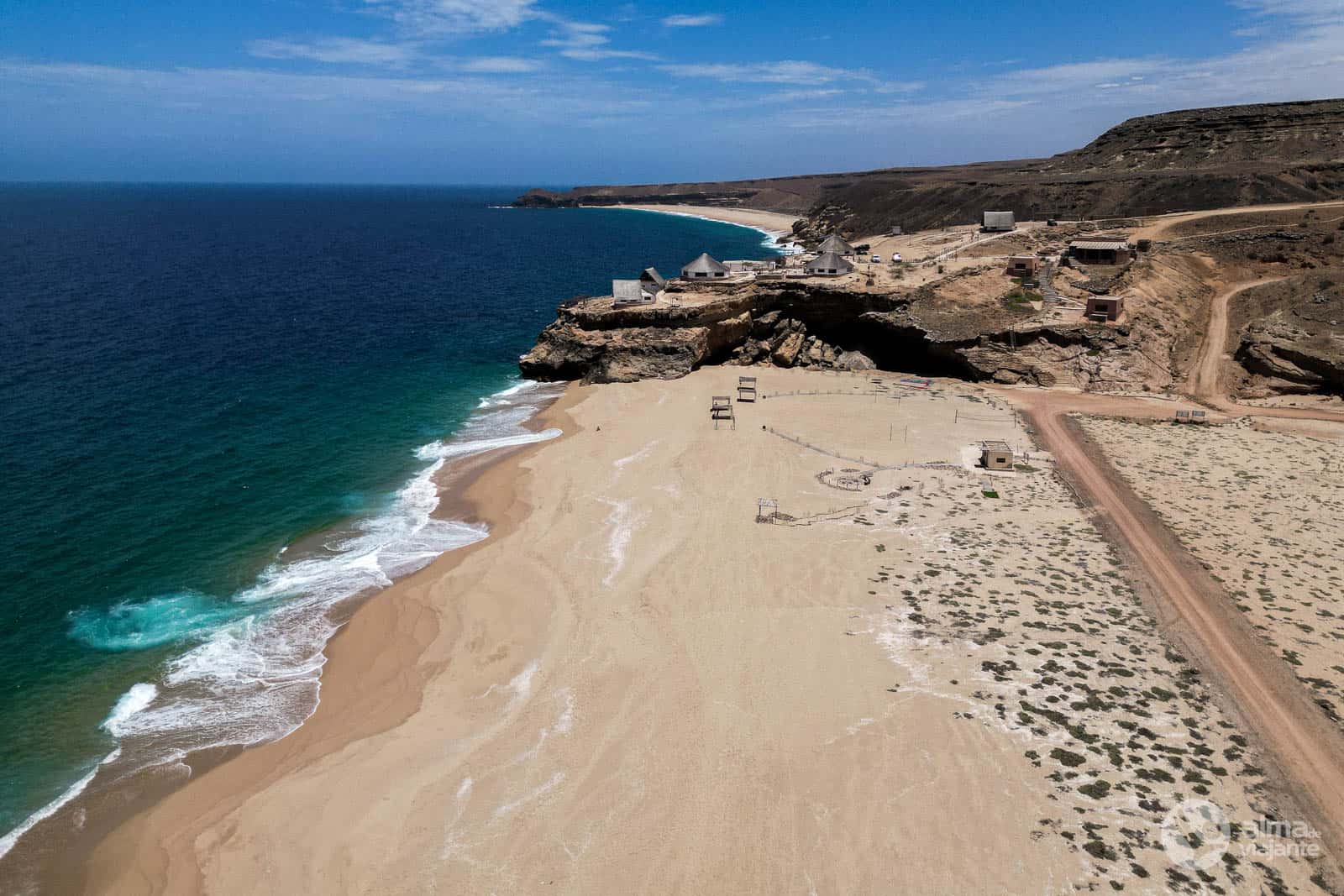 Praia do Soba, um resort (muito) acolhedor no Namibe, Angola