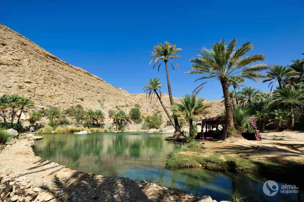 Wadi Bani Khalid, o wadi mais famoso de Omã